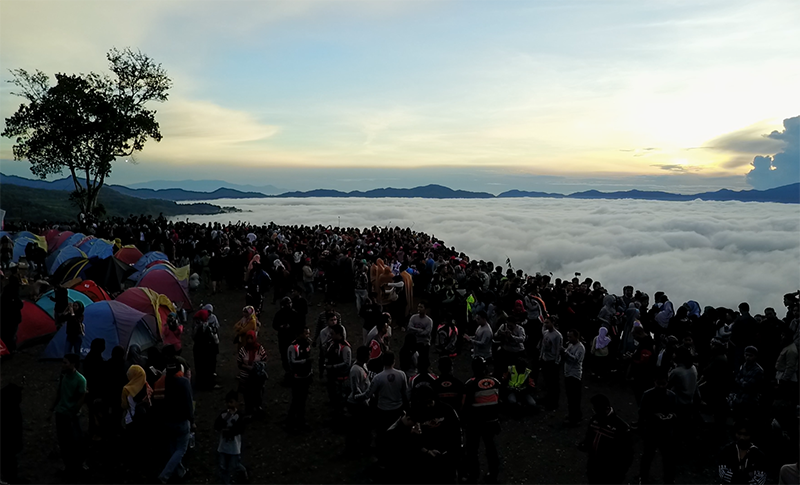 Lolai: Negeri di Atas Awan yang Ada di Sulawesi - NGETREN